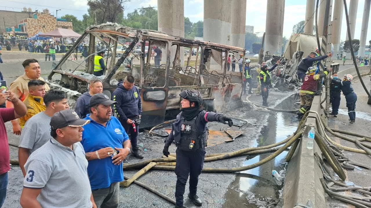 Sofocado incendio tras explosión de pipa de Gas LP: Protección Civil - Amexi